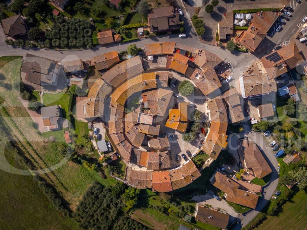 Vendita Appartamento in Fraz. Brufa , 45. Torgiano. Buono stato, su più ...