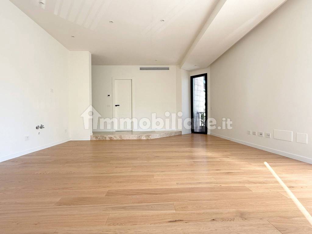 Vendita Appartamento Roma. Bilocale in viale Louis Pasteur 66. Ottimo ...