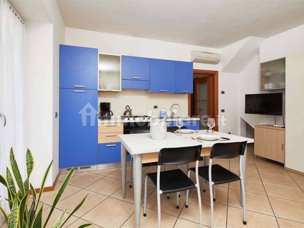 Affitto Appartamento Riva del Garda. Trilocale in viale Roma , 28. Con ...