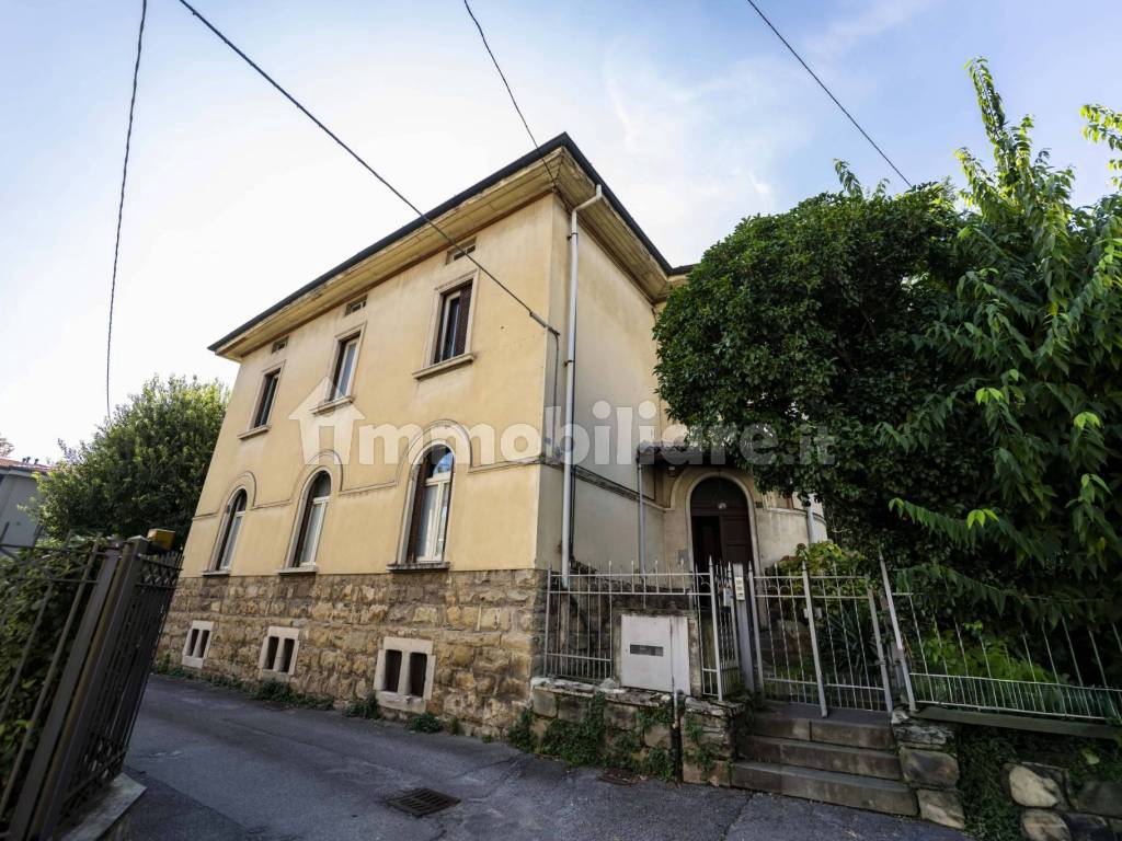 Vendita Villa unifamiliare in via Brignoli 18 Bergamo. Da ristrutturare ...