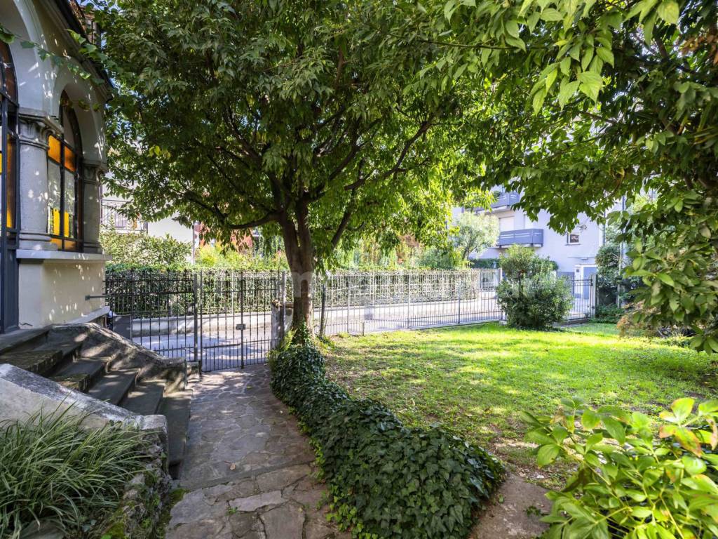 Vendita Villa unifamiliare in via Brignoli 18 Bergamo. Da ristrutturare ...