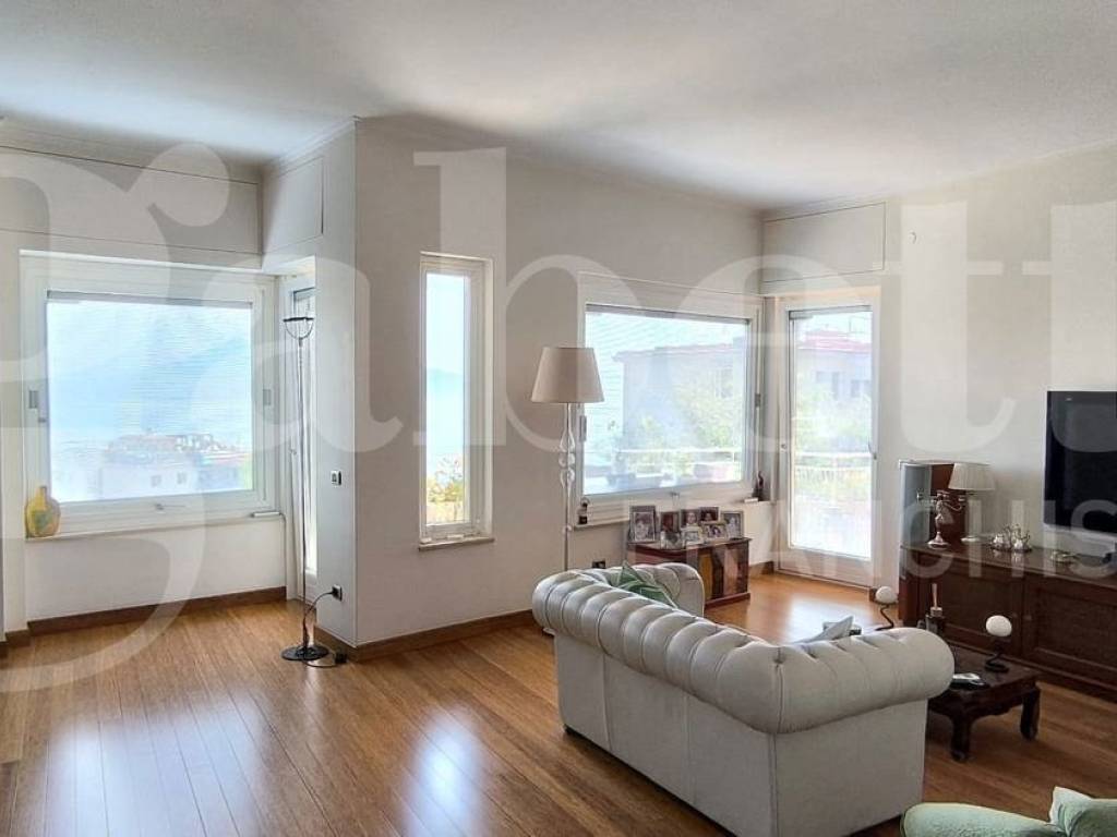 Vendita Appartamento in via Francesco Petrarca. Napoli. Ottimo stato ...
