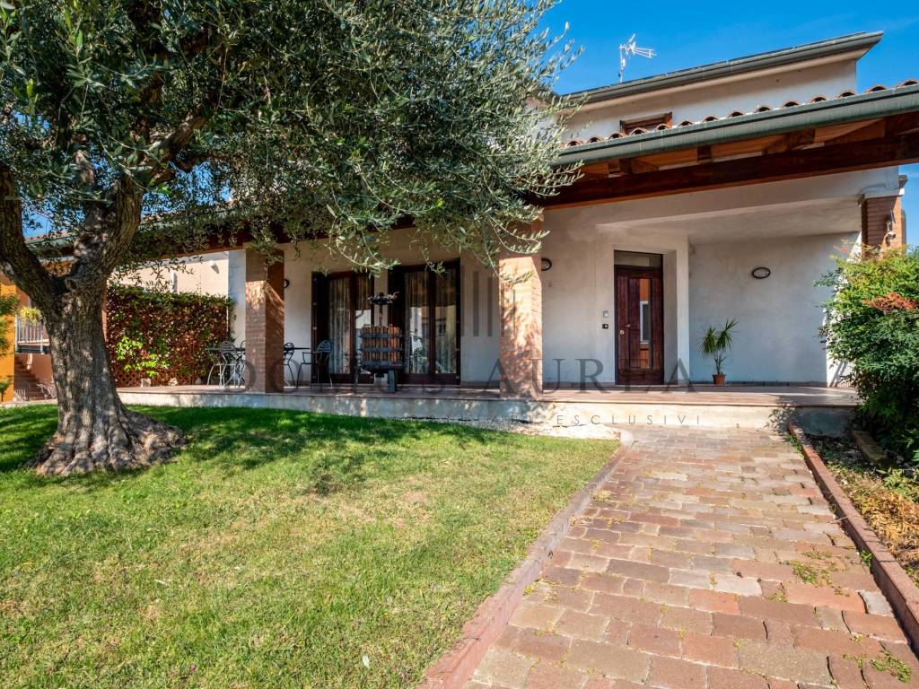 Vendita Villa unifamiliare Monteforte d'Alpone. Buono stato, posto auto ...