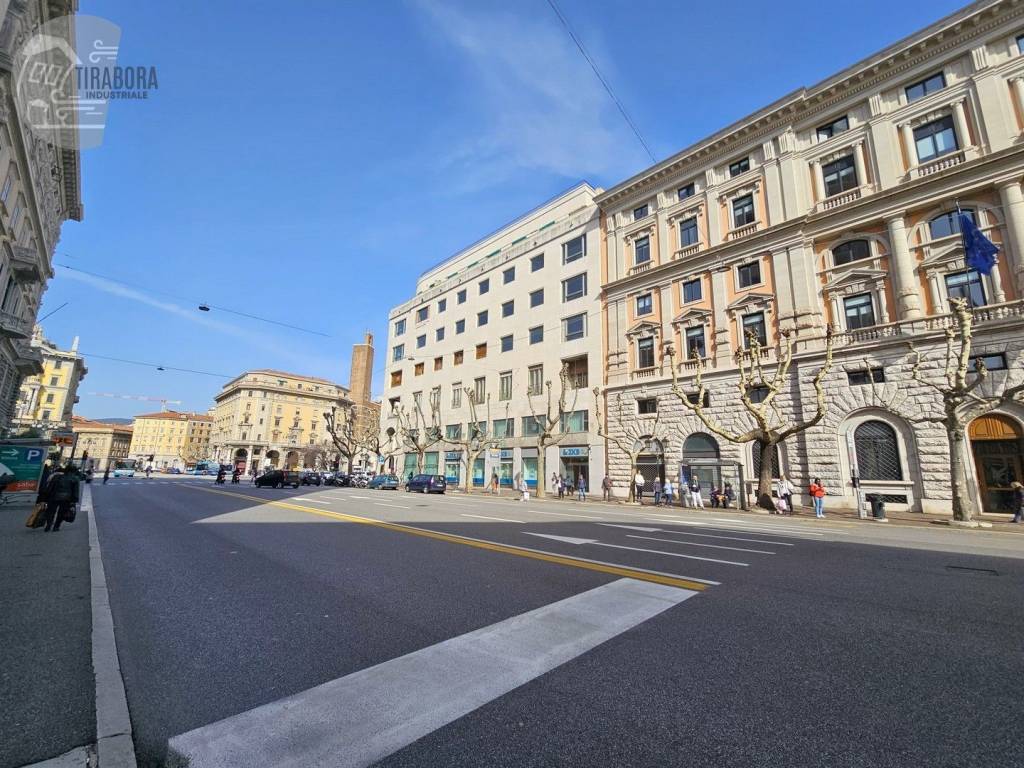 Locale commerciale via Milano 22f, Trieste, Rif. 123814811 - Immobiliare.it