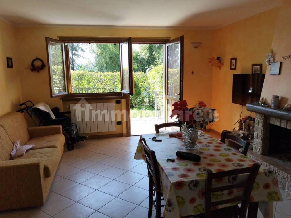 Vendita Appartamento Cornalba. Trilocale in via Don Michele Paganelli ...