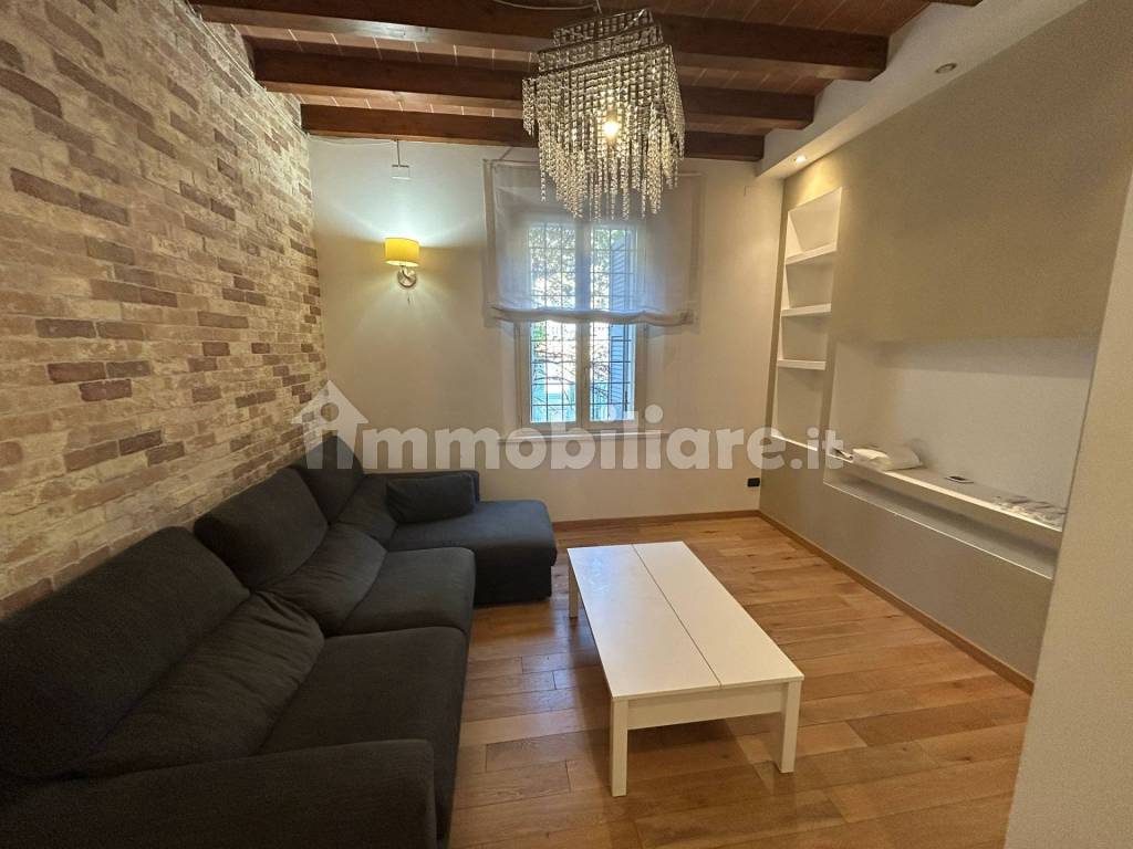 Affitto Appartamento Modena. Primo piano, posto auto, rif. 123475955