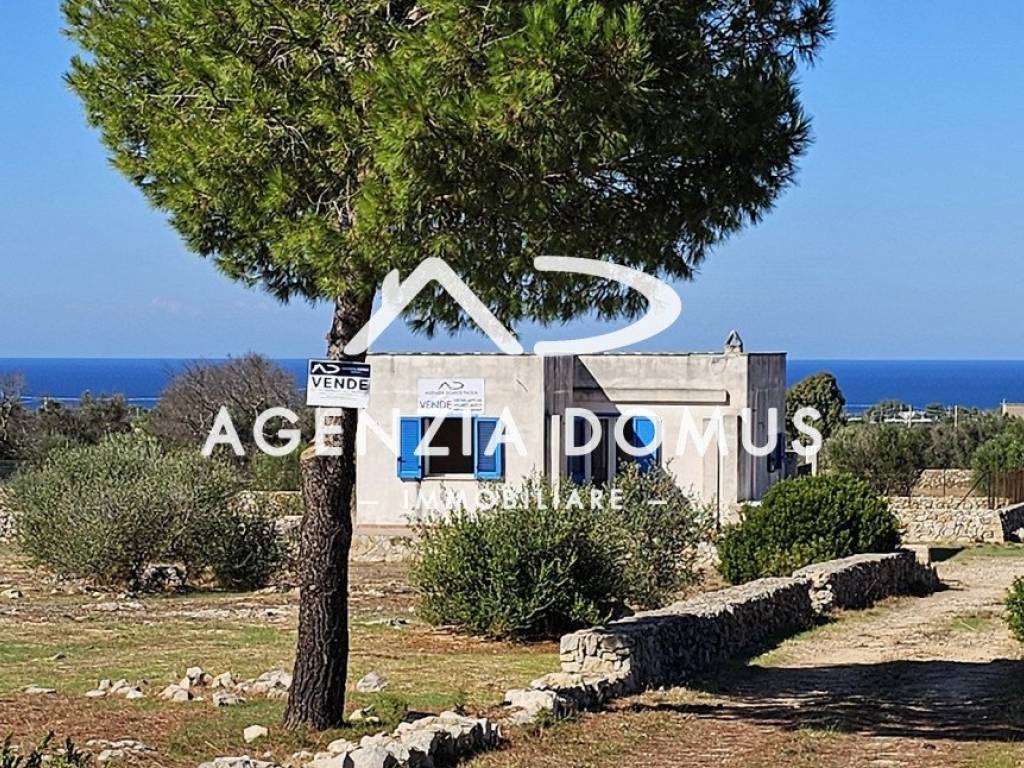 Vendita Terratetto unifamiliare Racale. Buono stato, posto auto, con ...
