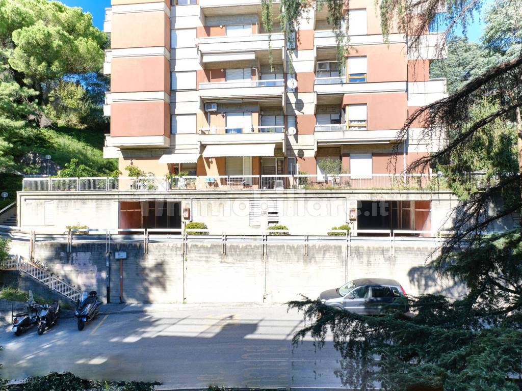 Vendita Appartamento in via Rollino. Genova. Ottimo stato, terzo piano ...
