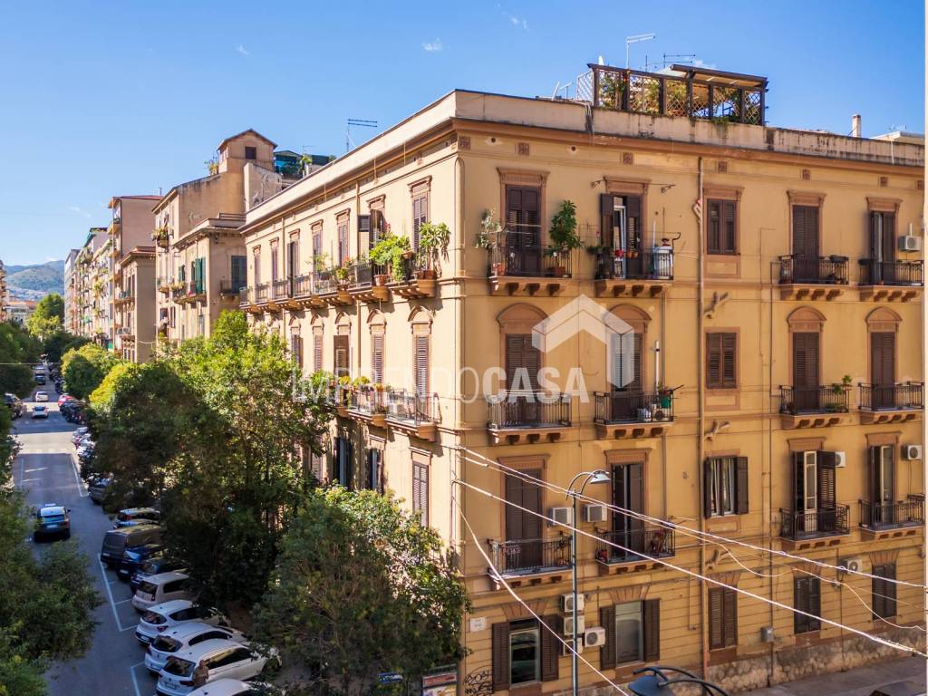 Vendita Appartamento in via Catania 17. Palermo. Buono stato, secondo ...
