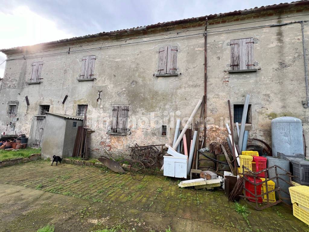 Vendita Casa colonica in via Roncadello 728 Gatteo. Da ristrutturare ...