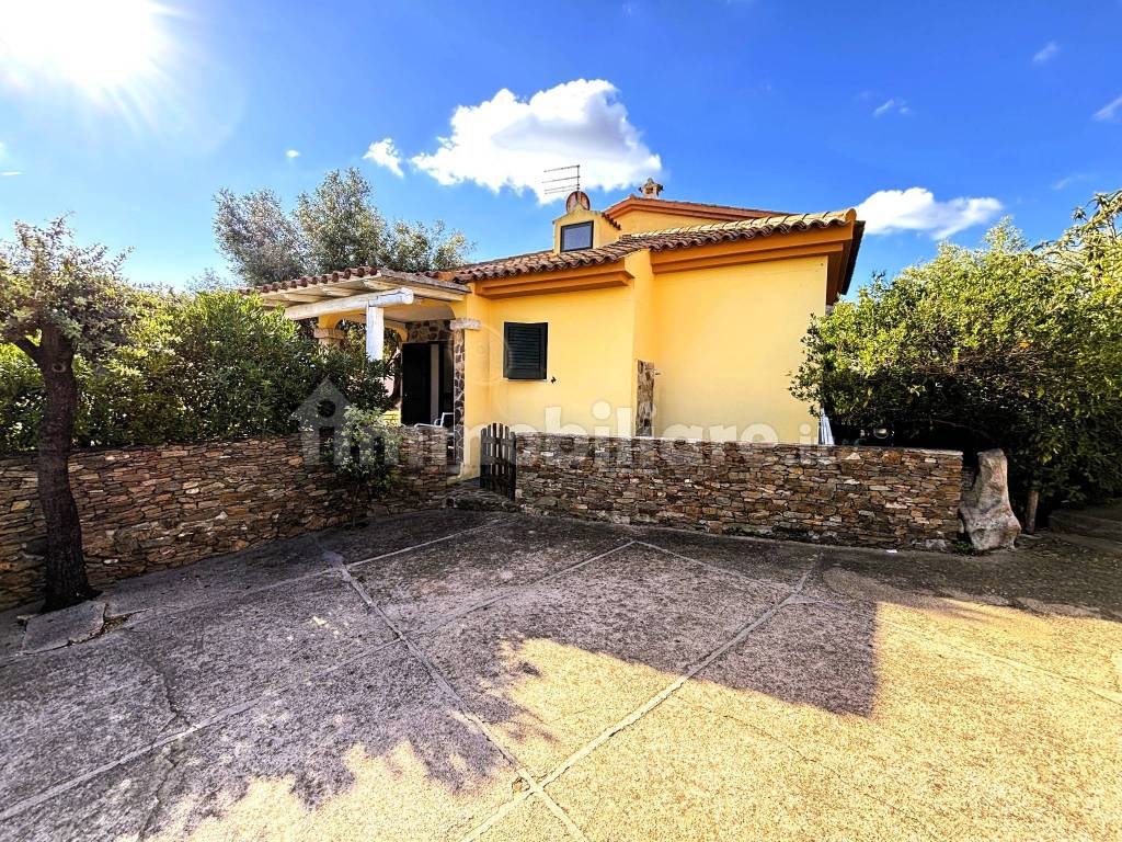 Vendita Villa unifamiliare in via Lago Omodeo 1 Budoni. Buono stato ...