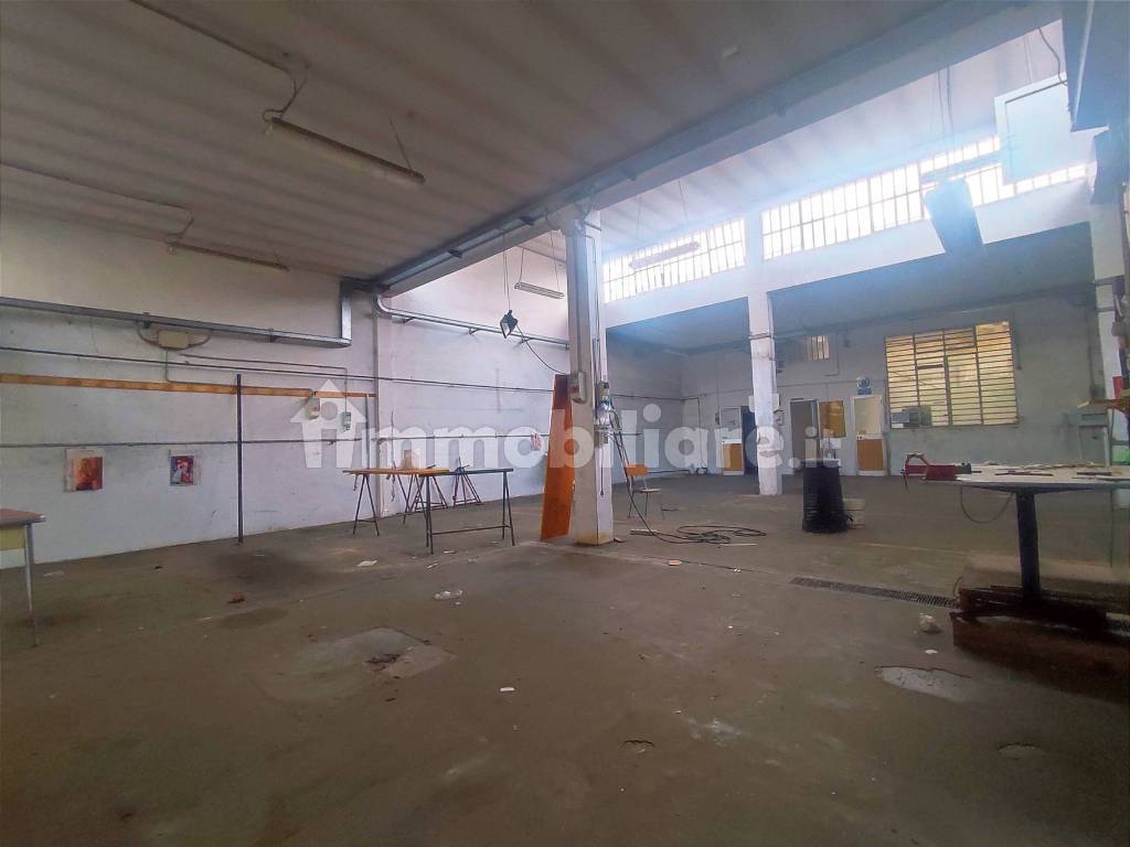 Capannone via Villa Giusti 62, Torino, Rif. 123920765 - Immobiliare.it