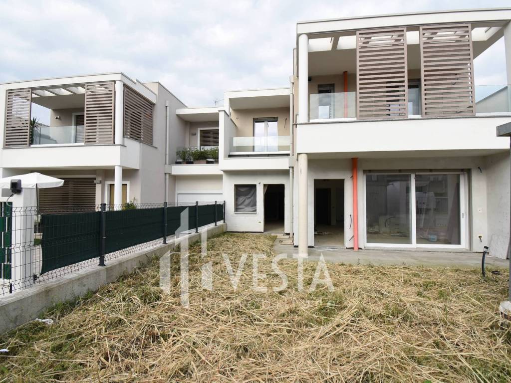 Vendita Villa bifamiliare in via Guglielmo Marconi Lomagna. Nuova ...