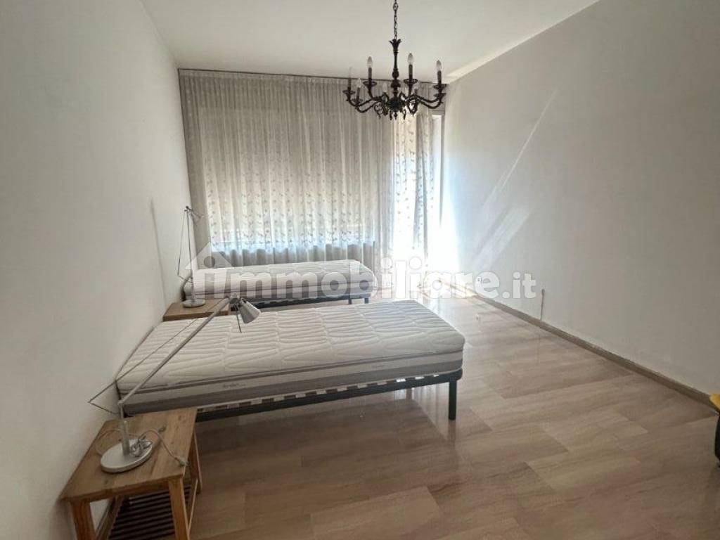 Stanza doppia in affitto, affittasi camera doppia via Guglielmo Marconi ...