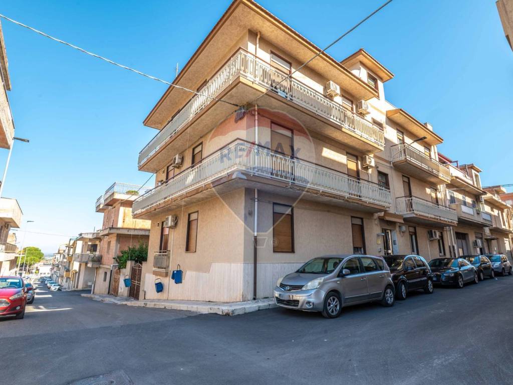 Vendita Appartamento Comiso. Quadrilocale in via Pitagora 31. Buono ...