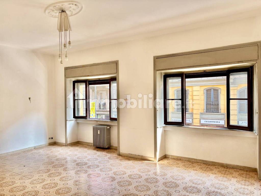 Vendita Appartamento in via Felice Casati 12. Milano. Da ristrutturare ...