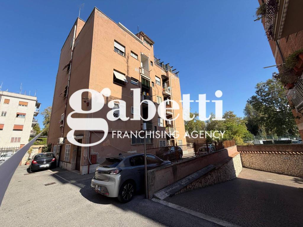 Vente Appartement Rome. Appartement 3 chambres en via delle Rose. Bon ...