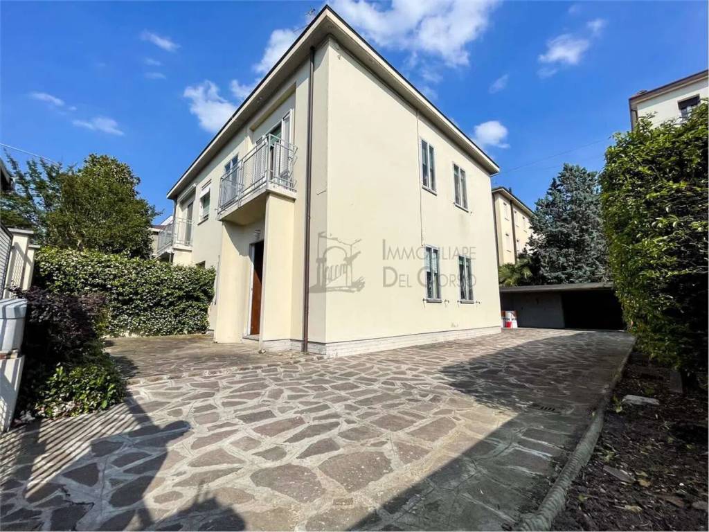 Vendita Villa unifamiliare in quartiere Buon Pastore Modena. Buono ...