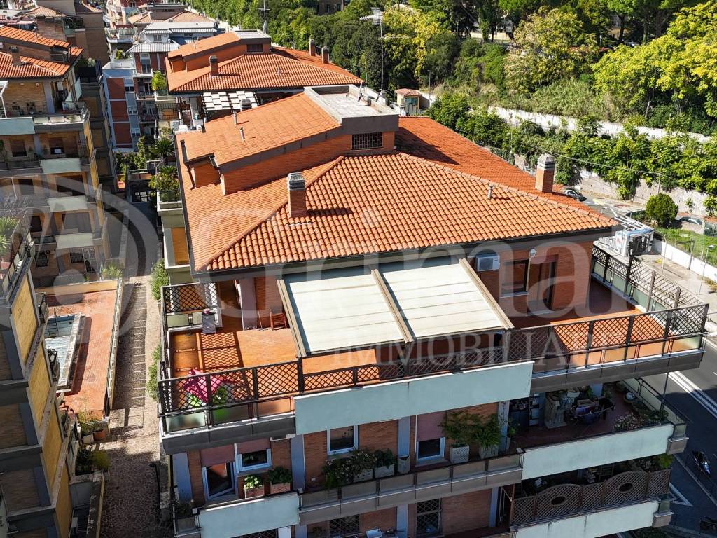 Vendita Attico in via Giuseppe Belluzzo 1 Roma. Da ristrutturare, posto ...