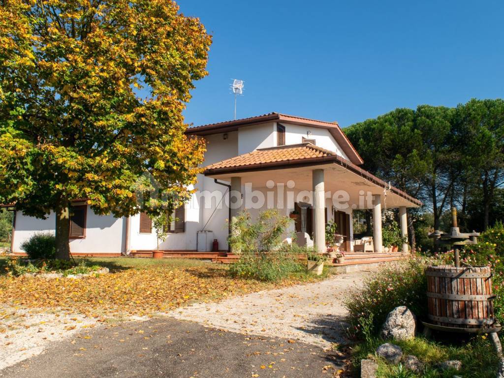 Vendita Villa unifamiliare in via Sabina Sud Forano. Buono stato, posto ...