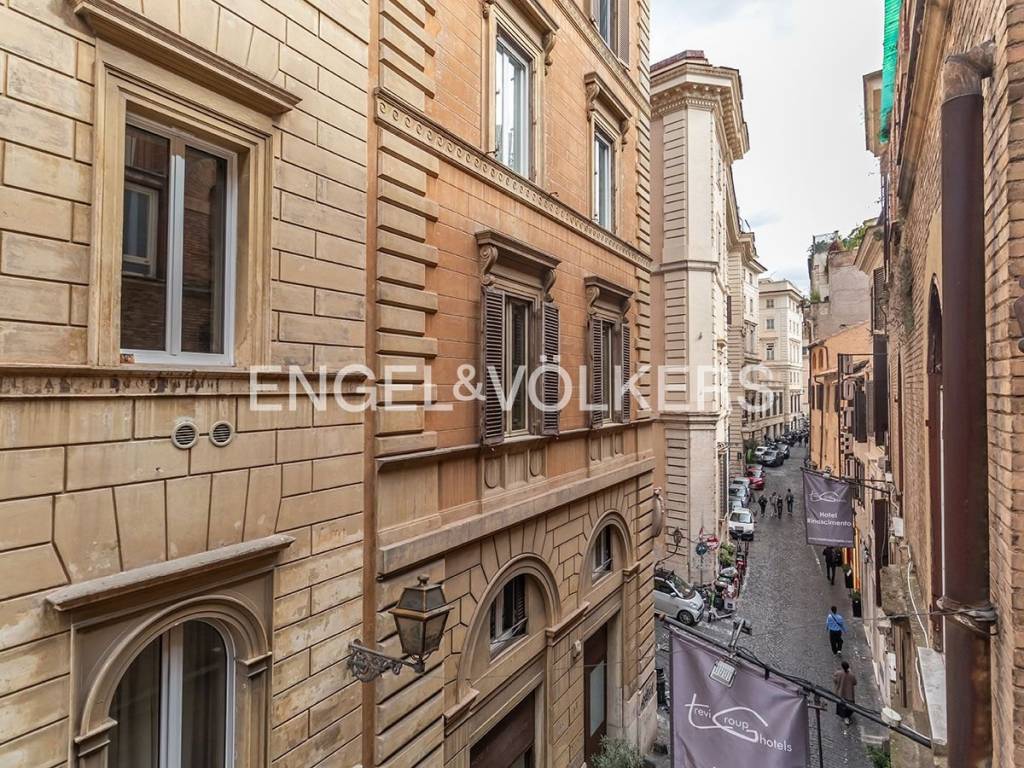 Vendita Appartamento Roma. Quadrilocale in via di Monserrato. Da ...