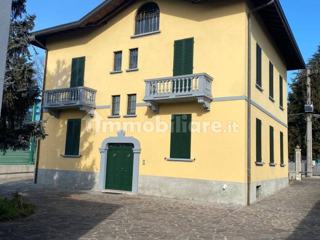 Locale commerciale via Tarabara 6, Albizzate, Rif. 124056871 ...