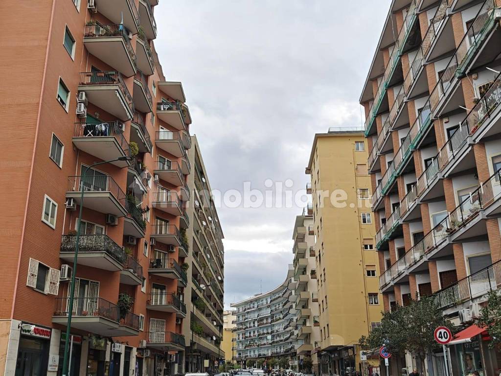 Vendita Appartamento in via Francesco Cilea. Napoli. Buono stato ...