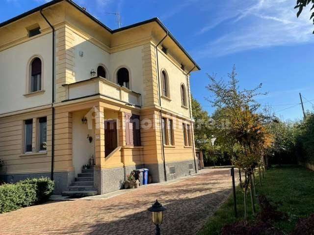 Vendita Villa bifamiliare Busseto. Ottimo stato, posto auto, con ...