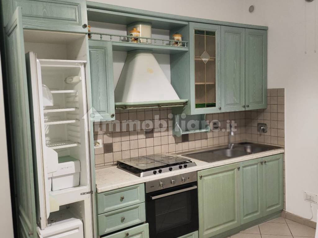 Affitto Appartamento Fiumicino. Bilocale in via Michele Rosi 101. Ottimo stato, primo piano ...