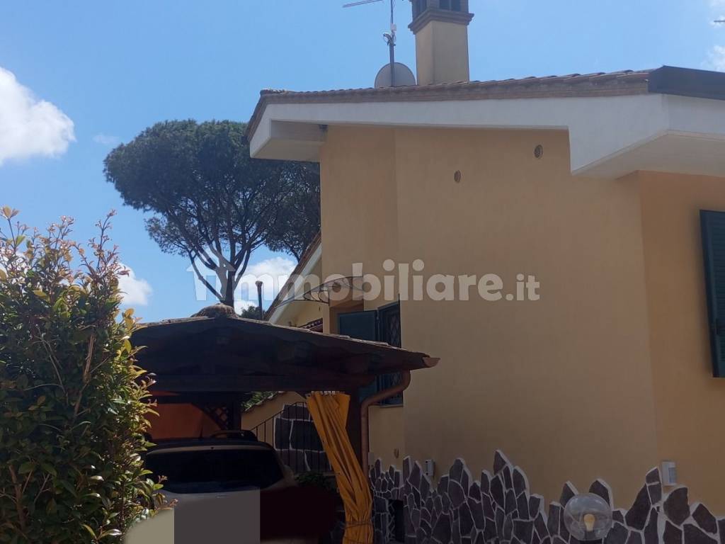 Vendita Villa plurifamiliare in via Francesco Novati Roma. Ottimo stato ...