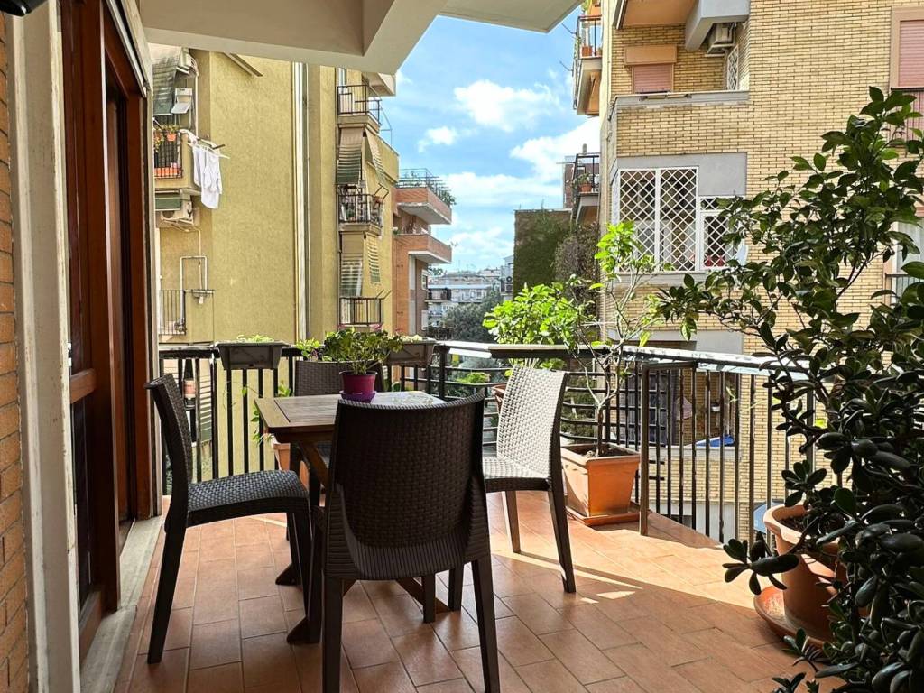 Vendita Appartamento Roma. Quadrilocale in viale dei Colli Portuensi ...
