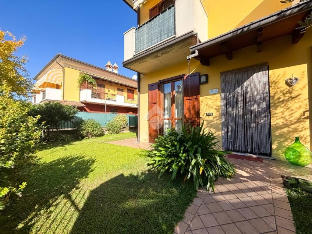 Vendita Appartamento Passirano. Trilocale in via Borgo del Nespolo 23 ...