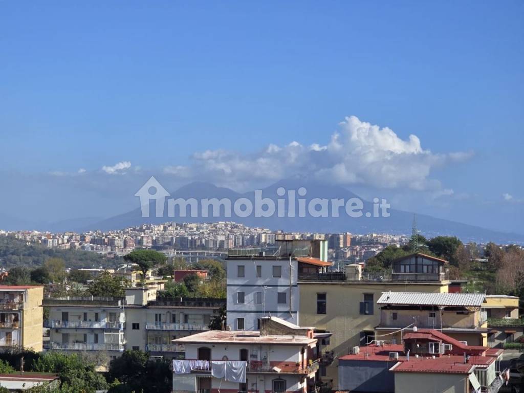 Vendita Appartamento Napoli. Trilocale in via Pitagora. Buono stato, su ...