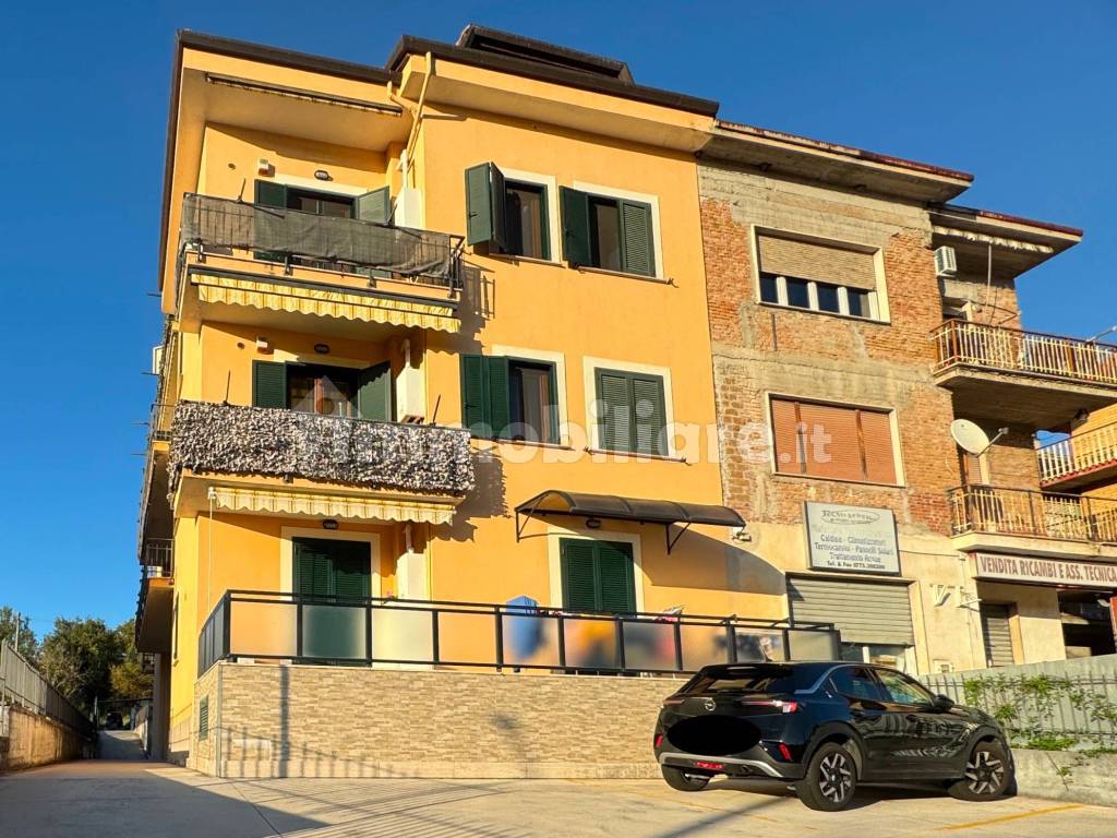 Affitto Appartamento Veroli. Trilocale in via Castelmassimo 186. Buono ...