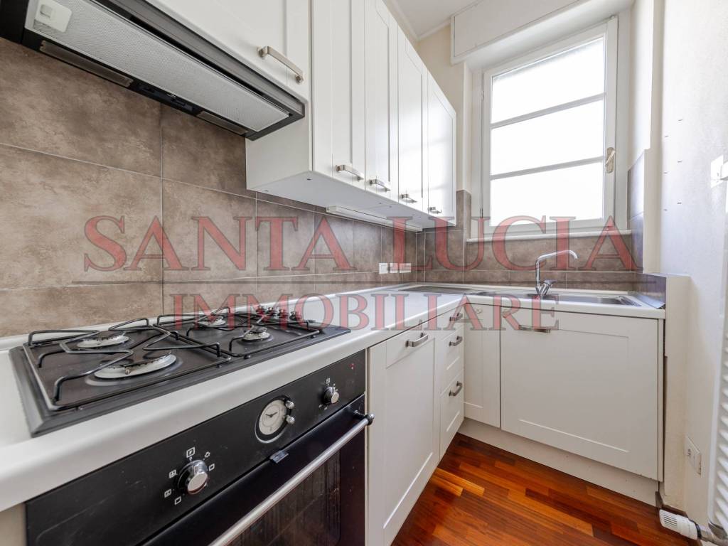 Affitto Appartamento Milano. Trilocale in via Monte Cervino 5. Ottimo stato, quinto piano, con ...