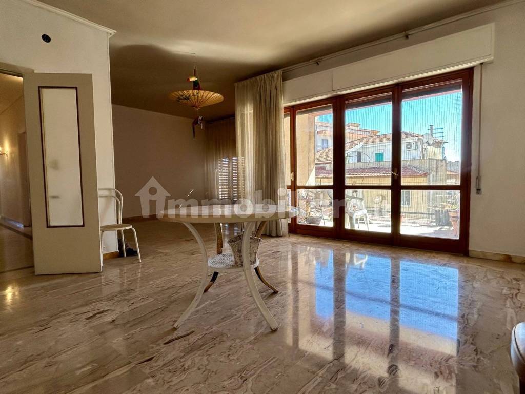 Vendita Appartamento in via Risorgimento. Ragusa. Da ristrutturare ...