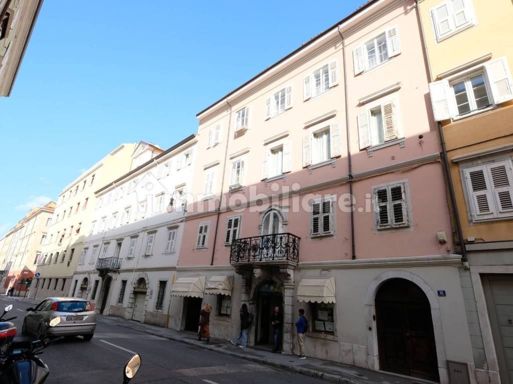 Sale Apartment Trieste. 3-room flat in via Valdirivo 16. Good condition ...