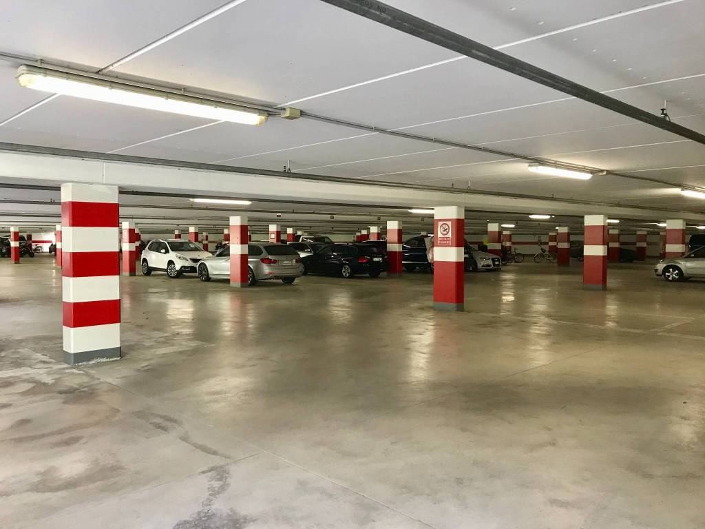 Posto auto - moto viale Trento 1B, Riva del Garda, Rif. 124305859 ...