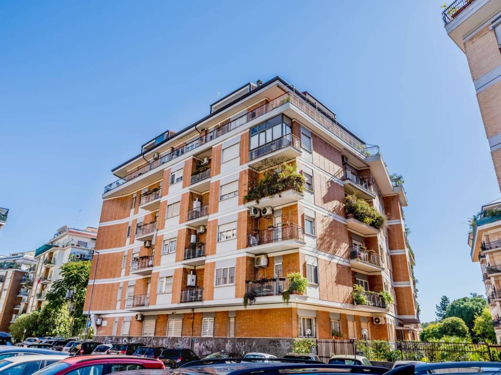 Vendita Attico in via Val Maggia 3 Roma. Buono stato, con terrazza, rif ...