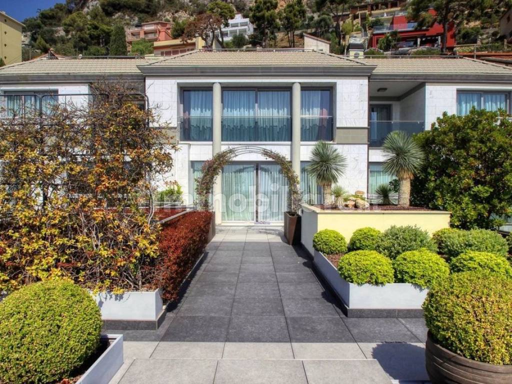 Vendita Appartamento Roquebrune-Cap-Martin. Trilocale , rif. 124316675