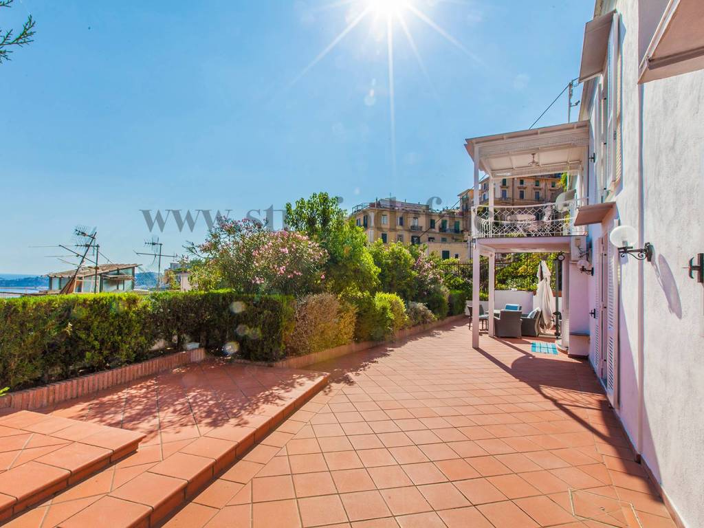 Affitto Appartamento Napoli. Trilocale in via Annibale Caccavello ...