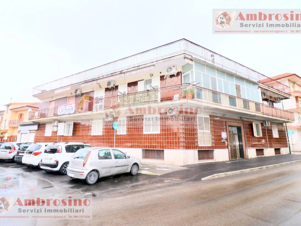 Vendita Appartamento Casoria. Trilocale in via Francesco Petrarca 66. Da ristrutturare, primo ...