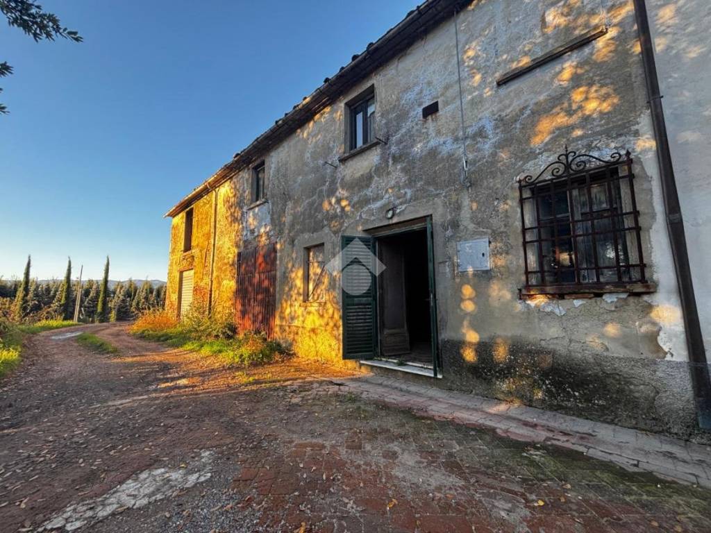 Vendita Rustico in via Vecchia Fiorentina 10 Pistoia. Da ristrutturare ...