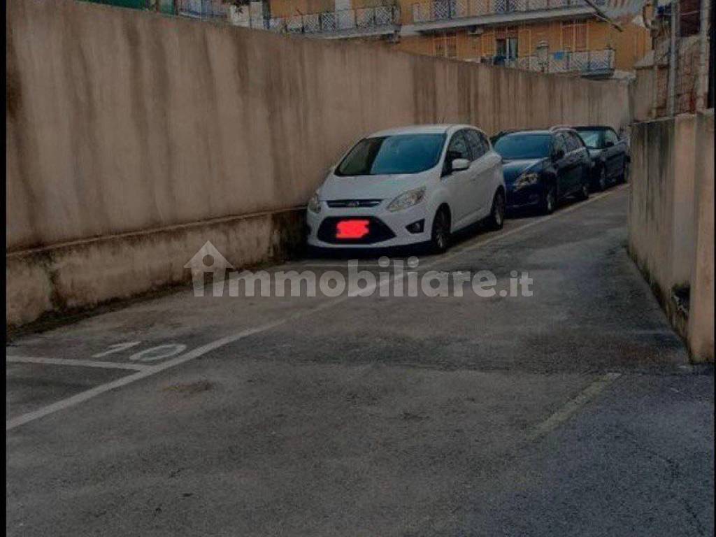 Posto auto - moto via Armando Diaz 4, Portici, Rif. 124418563 ...