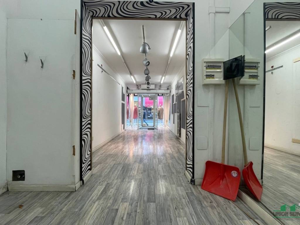 Locale commerciale con laboratorio Strada Garibaldi, Parma, Rif ...