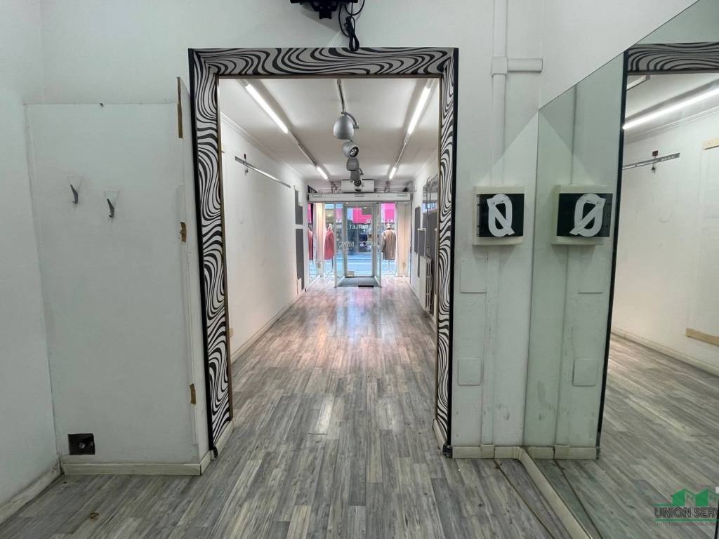 Locale commerciale con laboratorio Strada Garibaldi, Parma, Rif ...