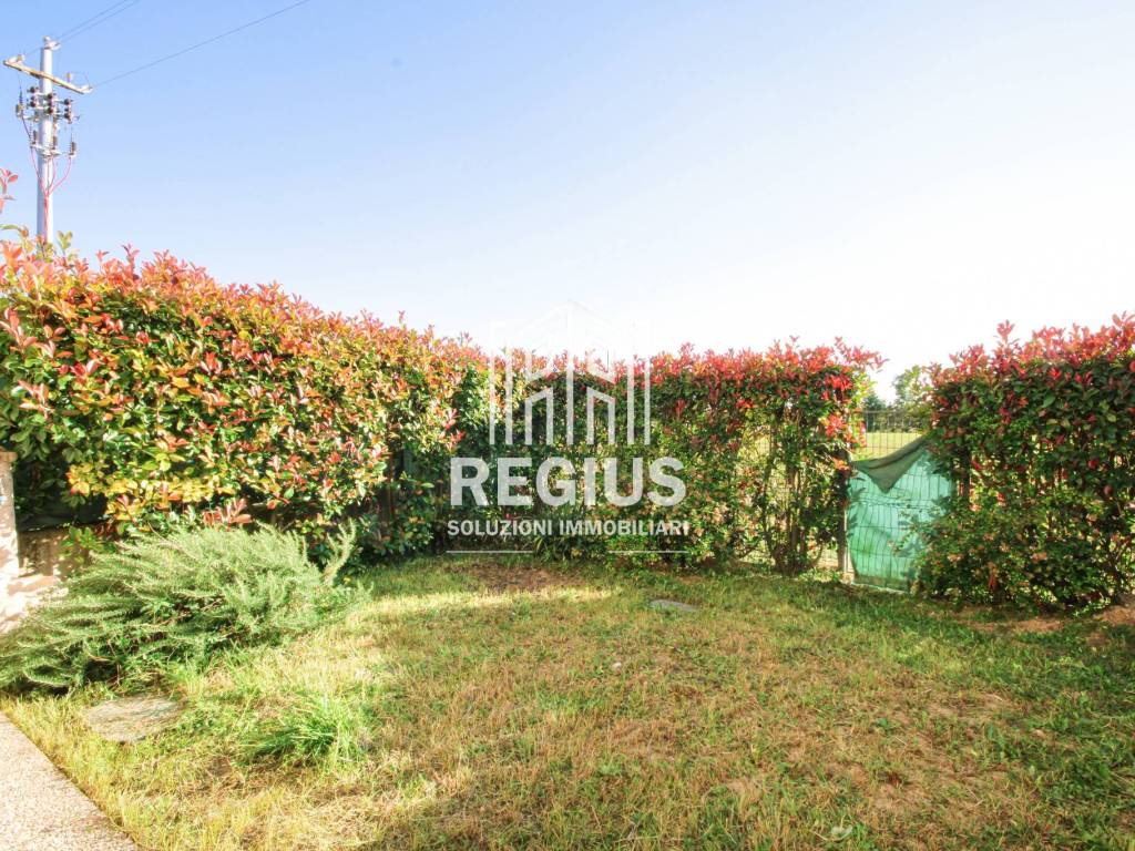 Vendita Villa plurifamiliare in via Mario Visentin Camposampiero. Buono ...