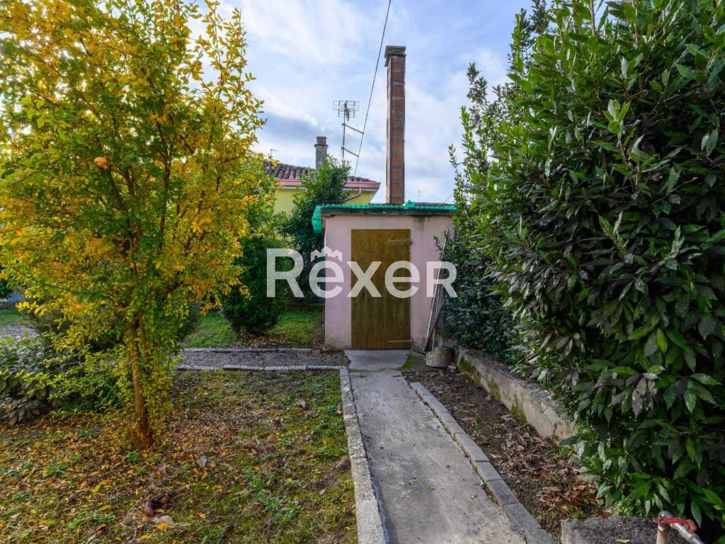 Vendita Villa bifamiliare in via Pietro Balan, 32 Padova. Buono stato ...