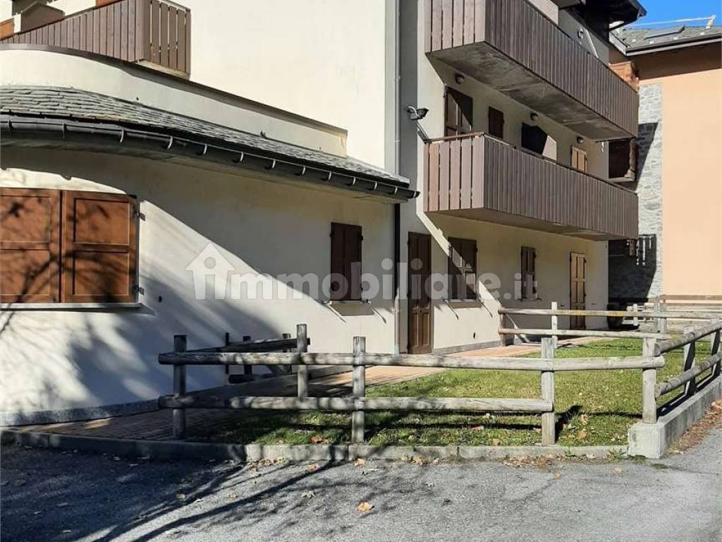 Rent Apartment Valdisotto. 2-room flat in via Nazionale , 8. Good ...