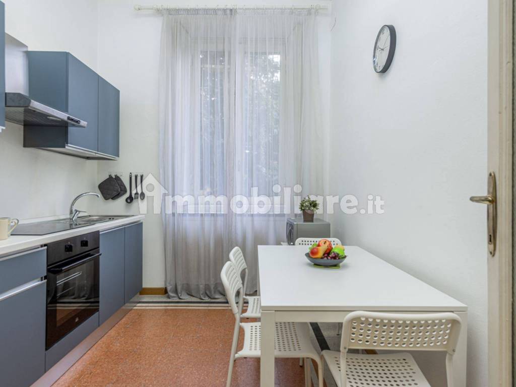 Stanza singola in affitto, affittasi camera singola via Melchiorre ...